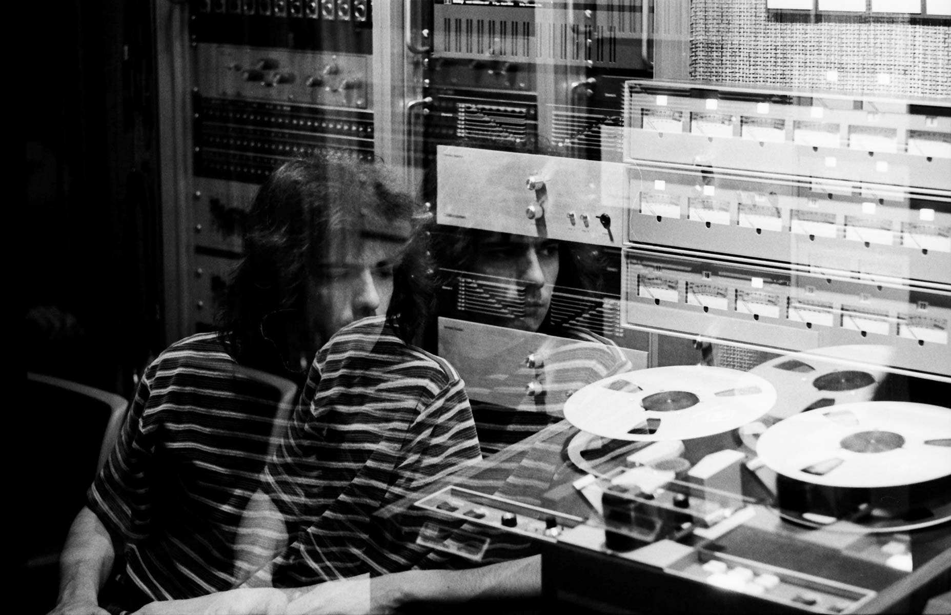 Addio a Roberto Masotti, il fotografo delle star della musica – Downtobaker